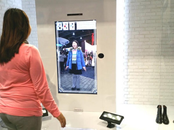 Los Ingredientes de La Vida: "Probarse Ropa"