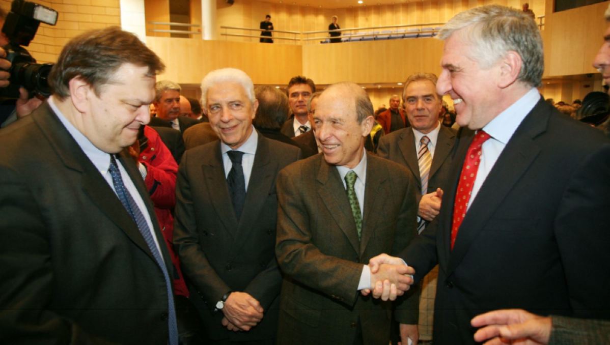 PATRINAKI: ΜΙΖΕΣ 16 ΔΙΣ. ΜΠΗΚΑΝ ΣΤΑ ΤΑΜΕΙΑ ΤΟΥ ΠΑΣΟΚ ΤΟ 2000 ...