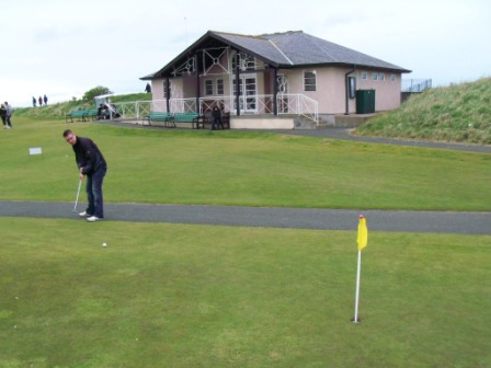 The Ham and Egger Files: The Himalayas Putting Course at St Andrews ...