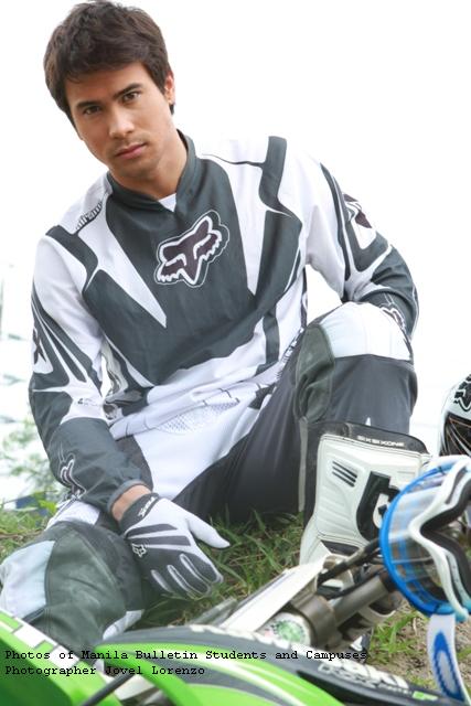 M.E.S.S.: Sam Milby Features- Students and Campuses (Manila Bulletin)