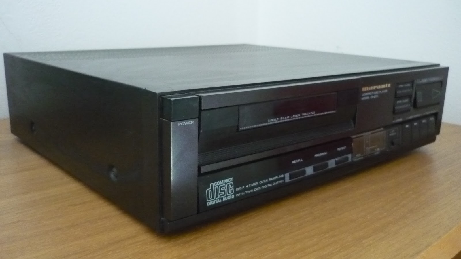 M i c r o C o s e: Recensione Compact Disc Player | Marantz CD273 (1988)