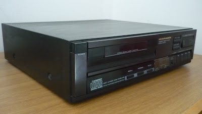 M i c r o C o s e: Recensione Compact Disc Player | Marantz CD273 (1988)