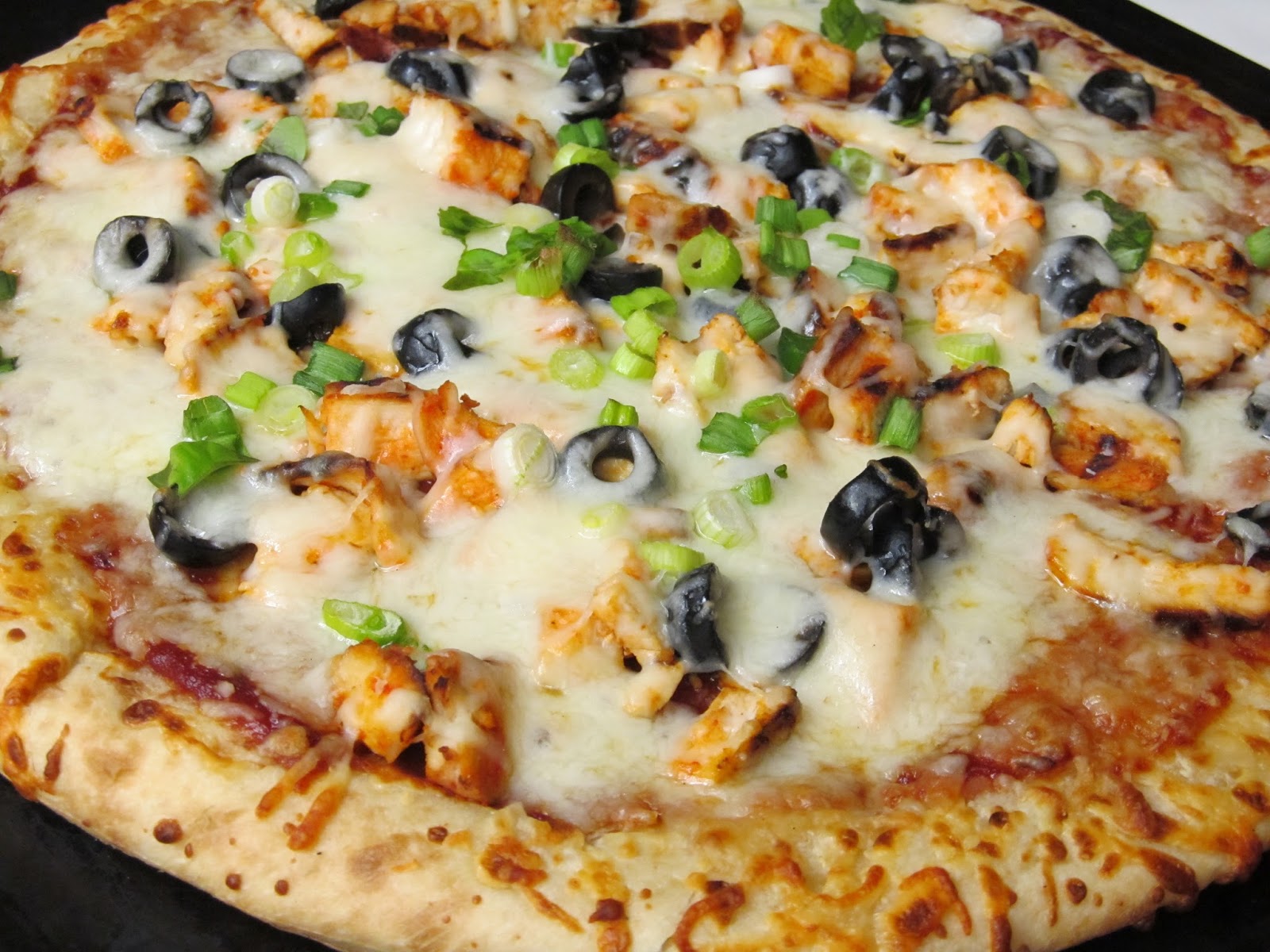 Jenn's Food Journey: Sriracha Chicken Pizza