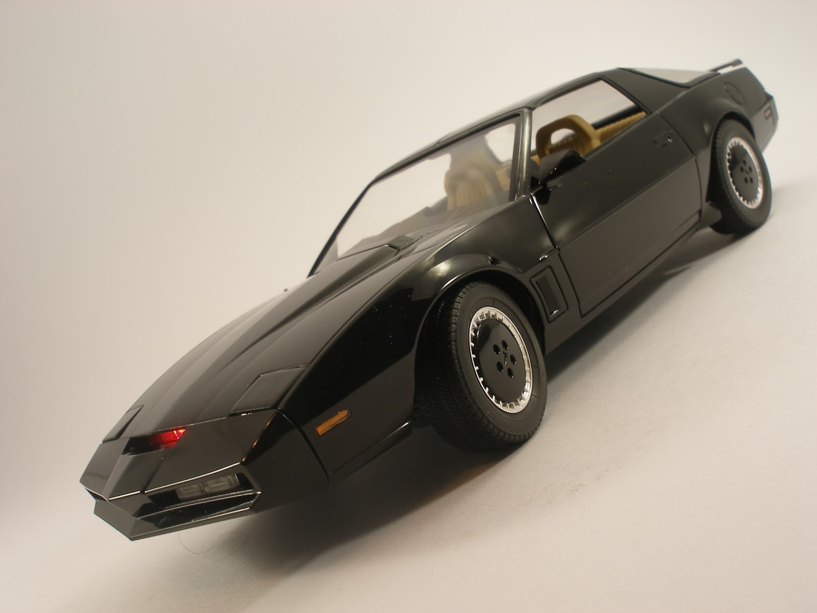 K.I.T.T. Season 4 Kit: Ein Mann, sein Auto und tausend Knöpfe... Teil 2