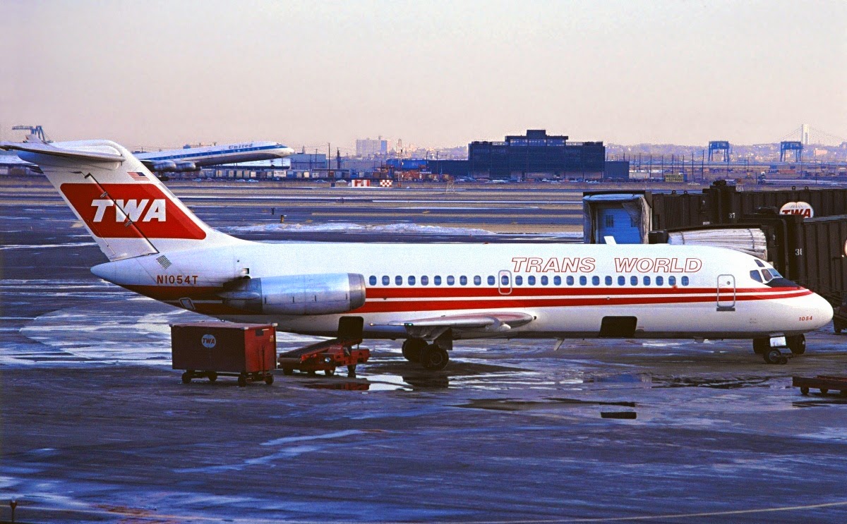 Douglas DC-9-10/20 Jet: TWA Trans World Airlines Douglas DC-9-14 N1054T