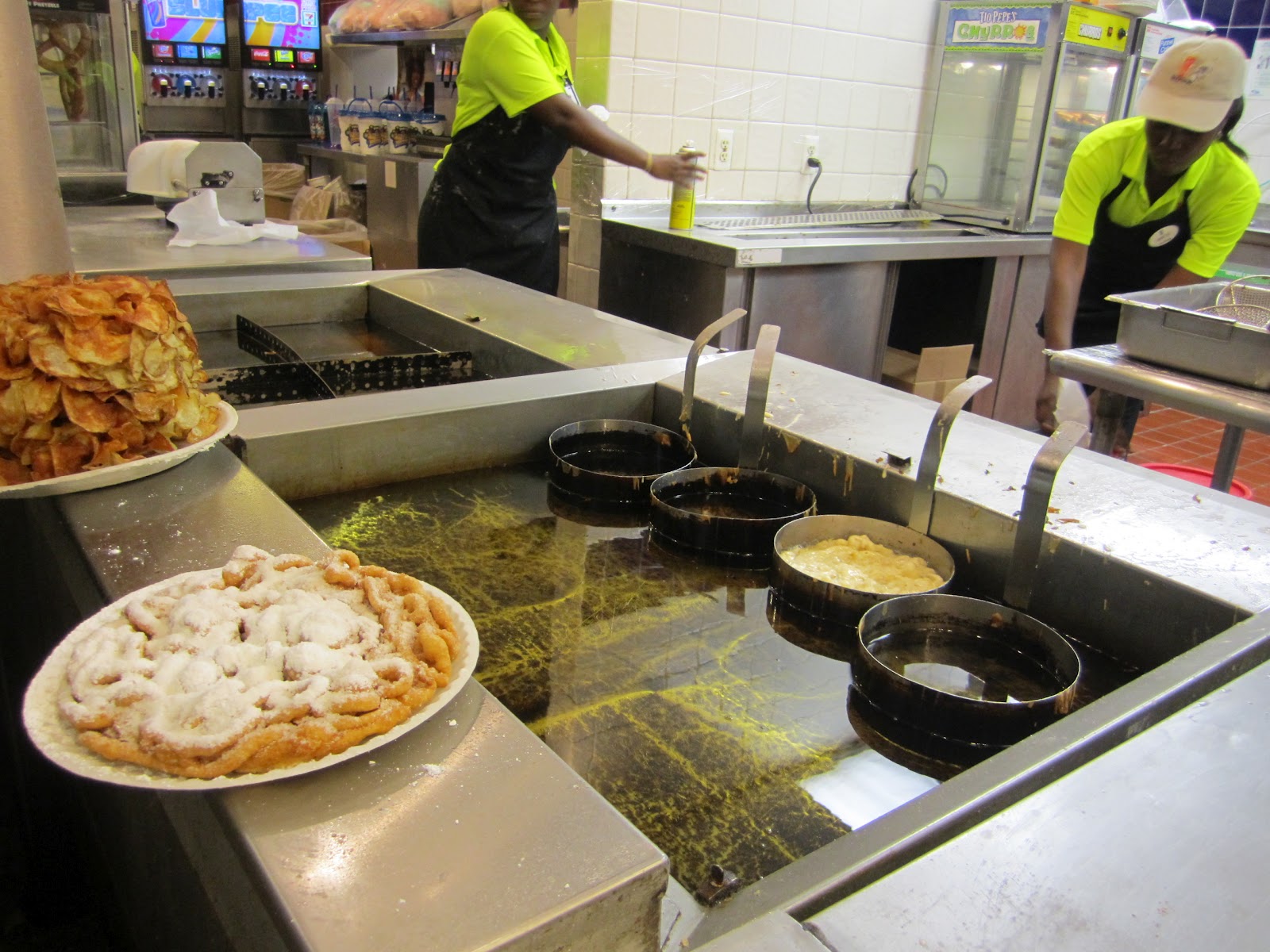 What I ate at Six Flags; Funnel Cake