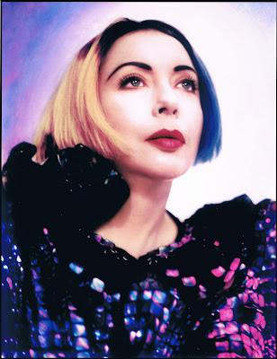 BODY ART: ORLAN - carnal art