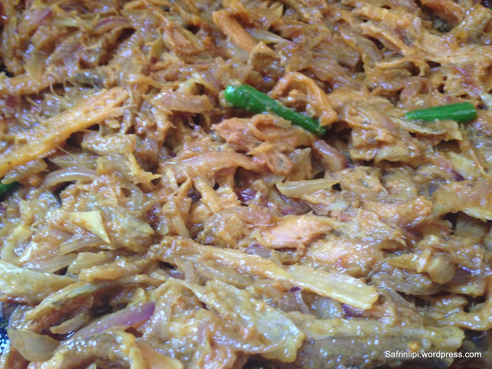 Safrinlipi: Dried lotiya fish bhuna লোটিয়া শুটকি ভূনা