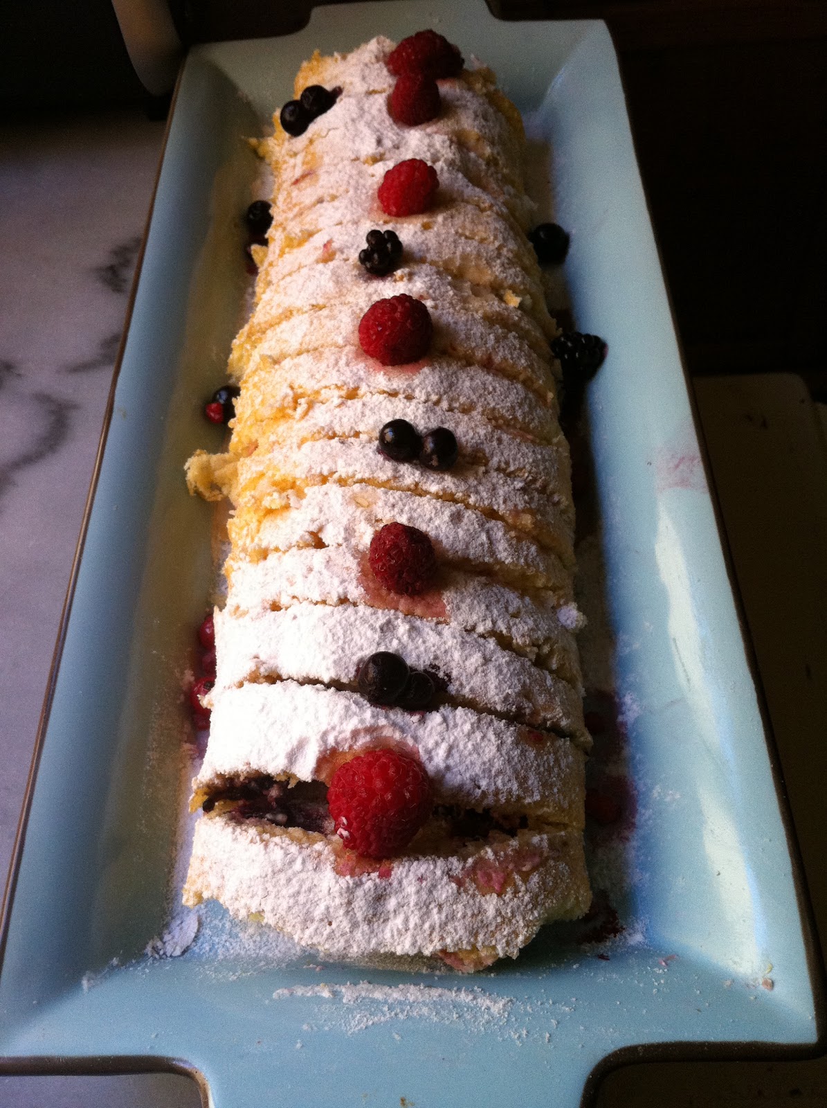 Fahed & Samir : Deux hommes en cuisine: Roulé fruits rouges et mascarpone