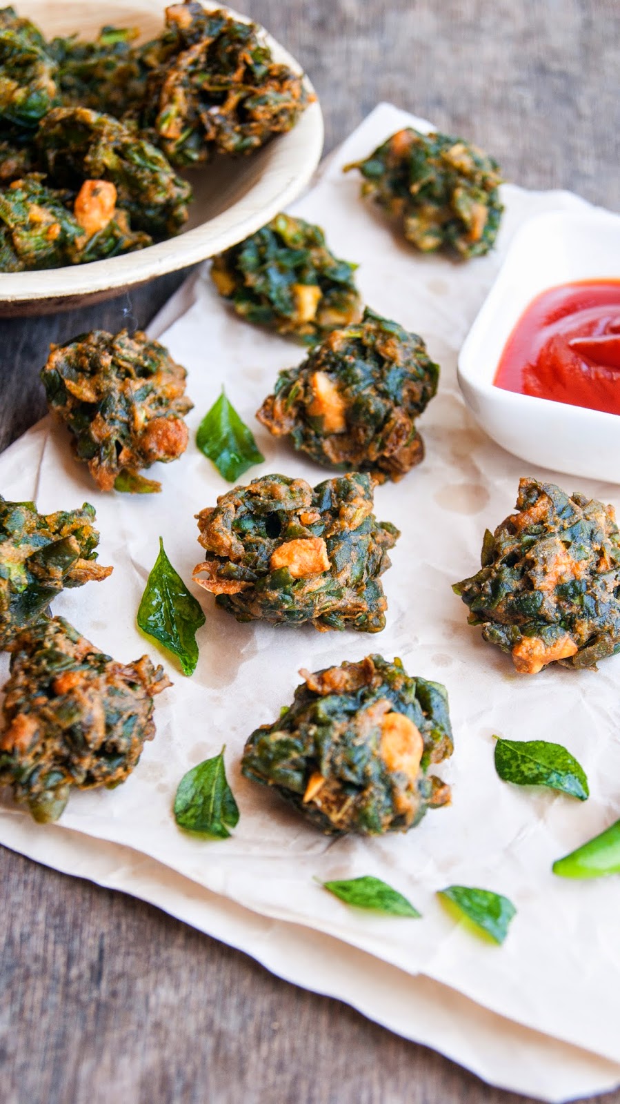 Always Hungry: Palak Pakora / Spinach and Cashew nuts fritters