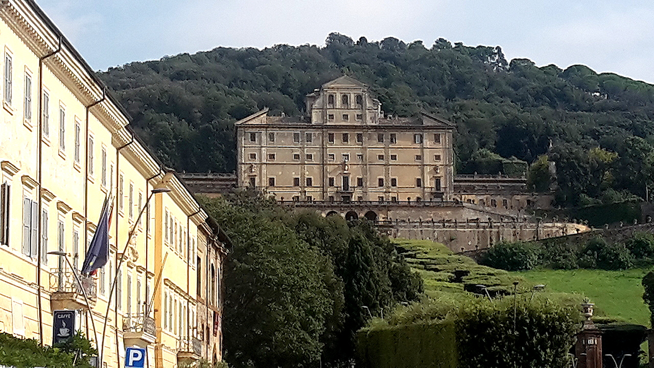 Roma ad Hoc - Visite Guidate: Una gita a Frascati tra storia e folklore