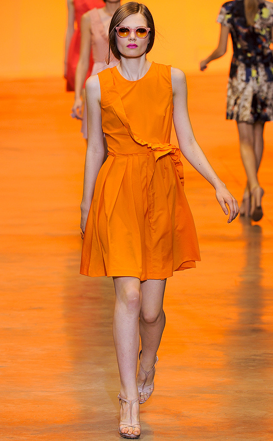 Moda Practica: Vibrante color naranja, que no falte en tu armario