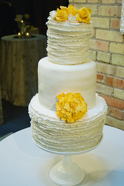 Pink Peach Cakes: McKenna and Dalt's Frilly Cake