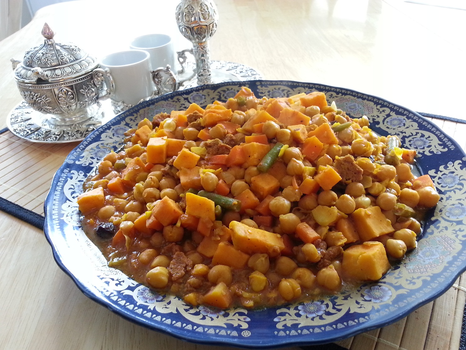 Princesse au petit pois: Tajine de pois chiche et patate sucré