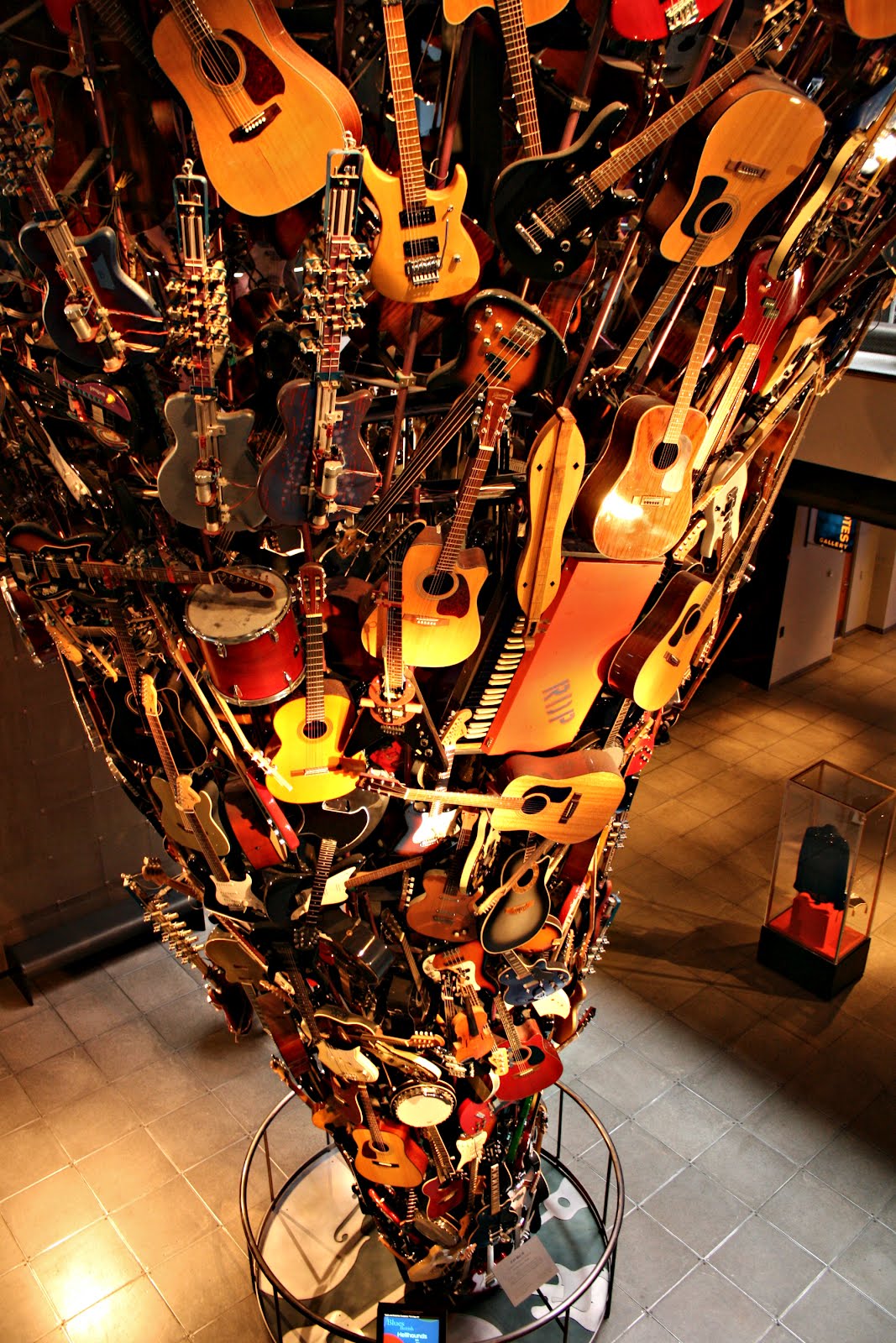 Shutterless In Seattle: Experience Music Project