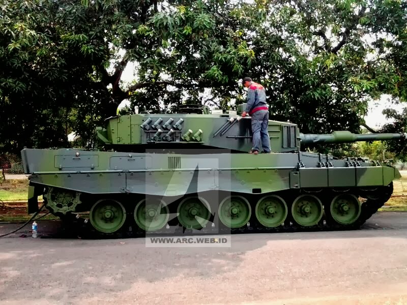 PERTAHANAN DAN KEAMANAN: Tank Leopard RI dengan Cat Kamuflase Baru
