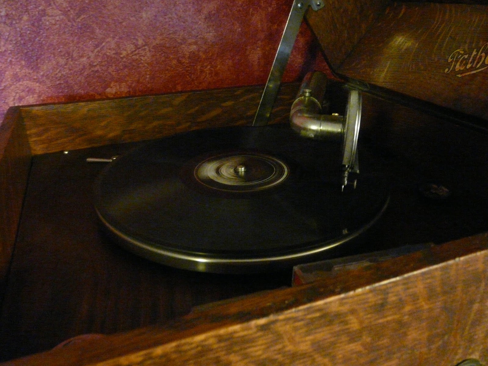 The "Secret" is Gratitude: Fixing an Antique Hand Crank Phonograph ...