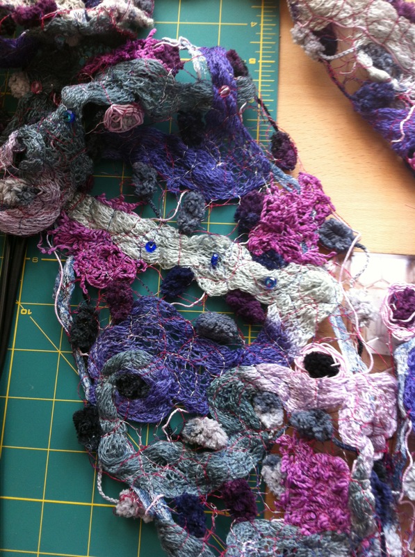 created by theresa: Schal mit Crazy Lace 3D Technik