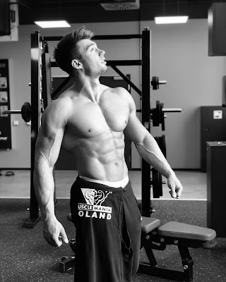 the beauty of male muscle: Adrian