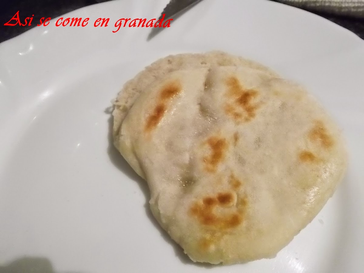 Así se come en Granada.: Batbout o Mkhamer (Pan de Marruecos)