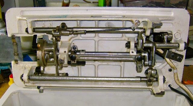 Vintage Sewing Machines: The No-Name Sewing Machine