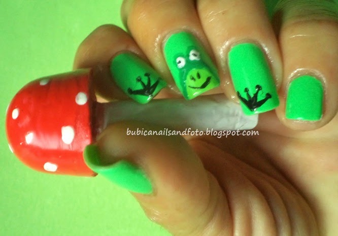 GleeTree92: Twin Post: Save the Frogs day with Bubica Simple Nails