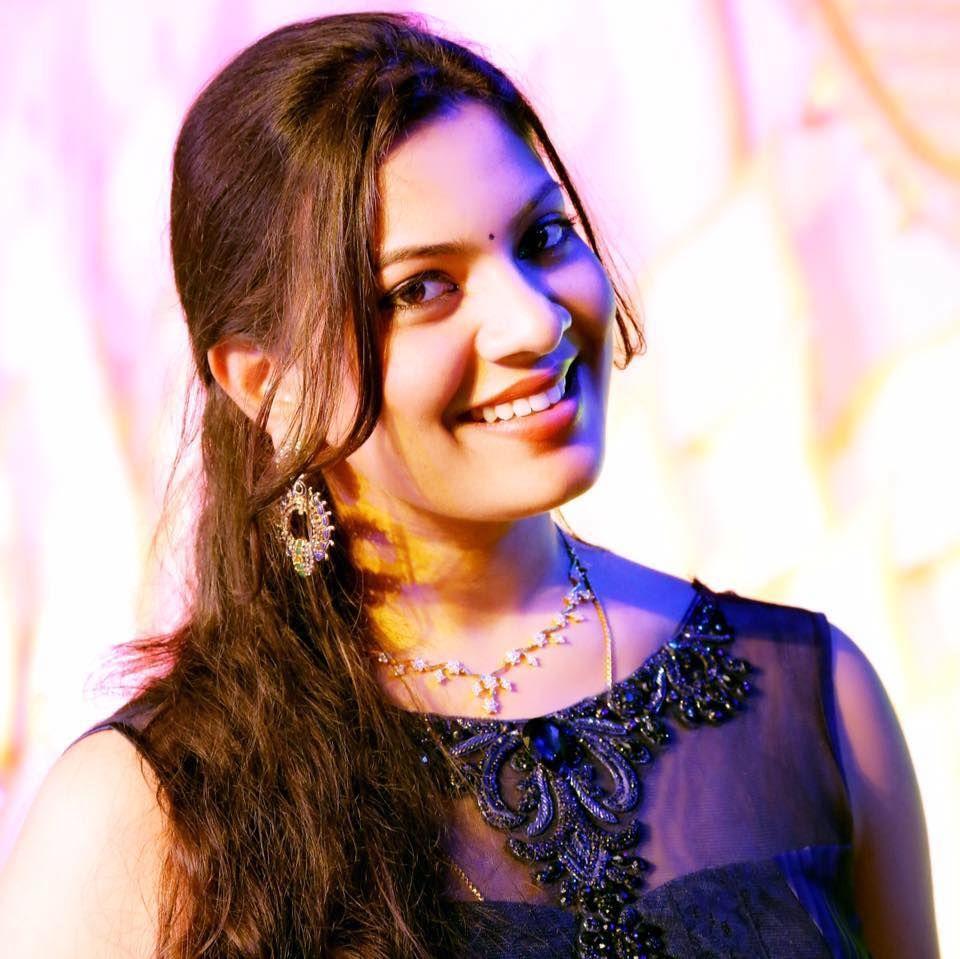 Geetha Madhuri Sonti Indian Telugu PlayBack Singer Wallpapers ...