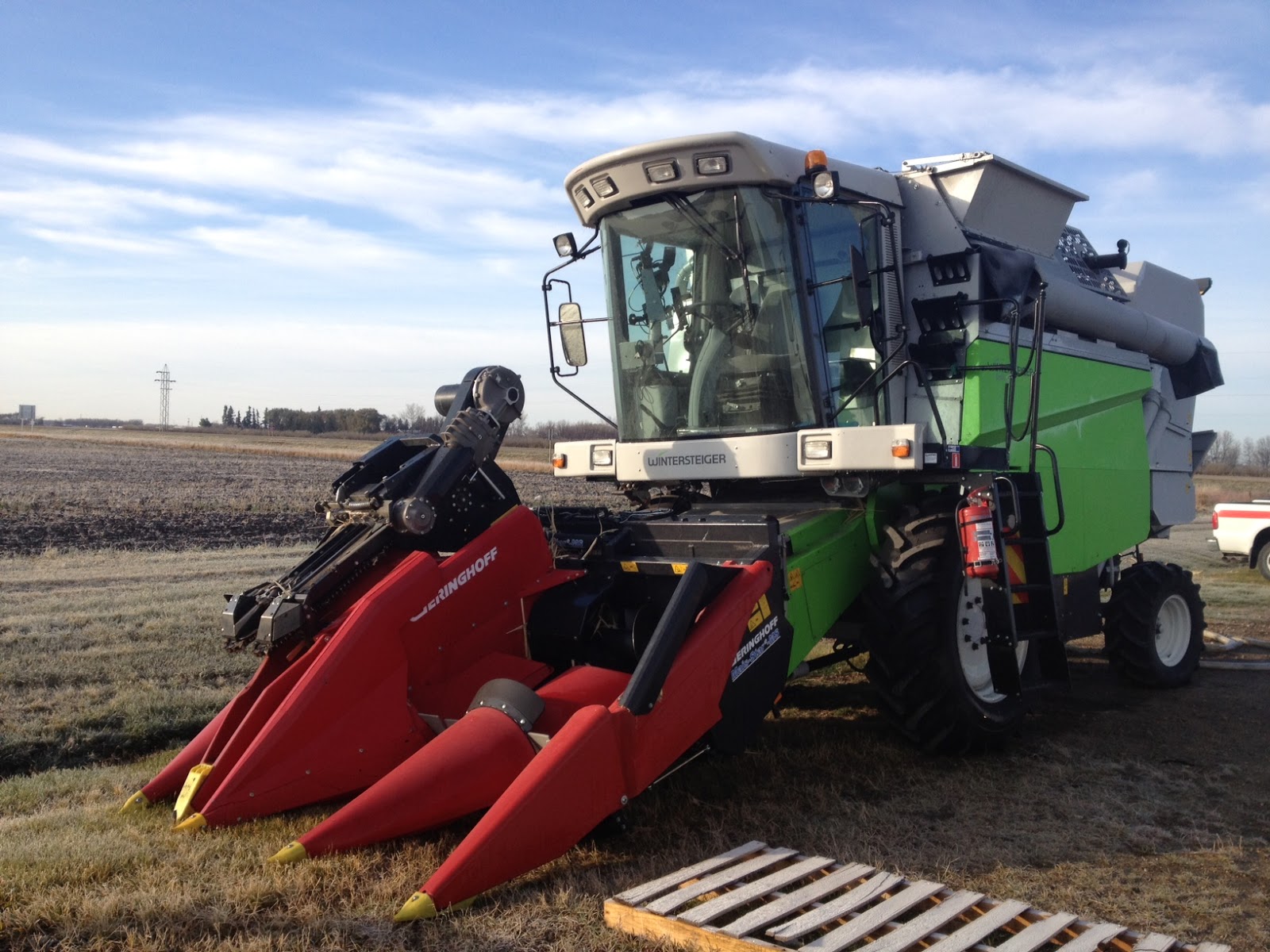 Hoff's blog: Unique Machines - 4 row Folding Custom Split Corn Head
