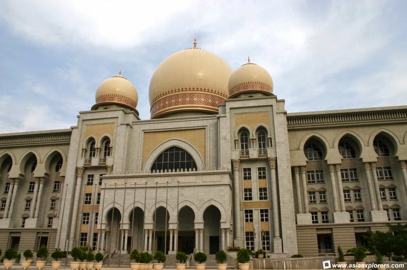 Mahkamah Syariah VERSUS Mahkamah Sivil