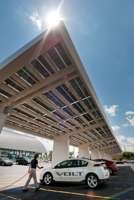 Hight Quality Cars: Chevy Uses Solar Power to Charge Volts