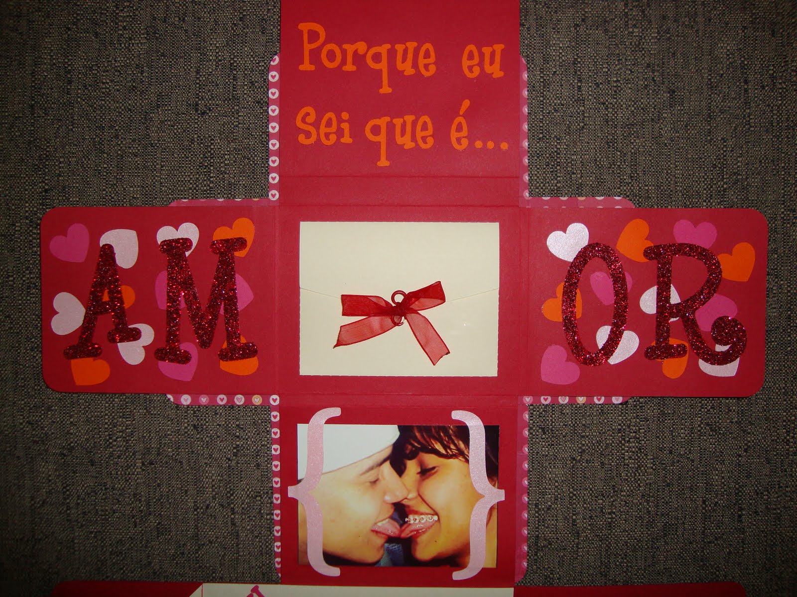 Juliana Scrapbooking: Cartão envelope de amor vermelho, rosa e laranja
