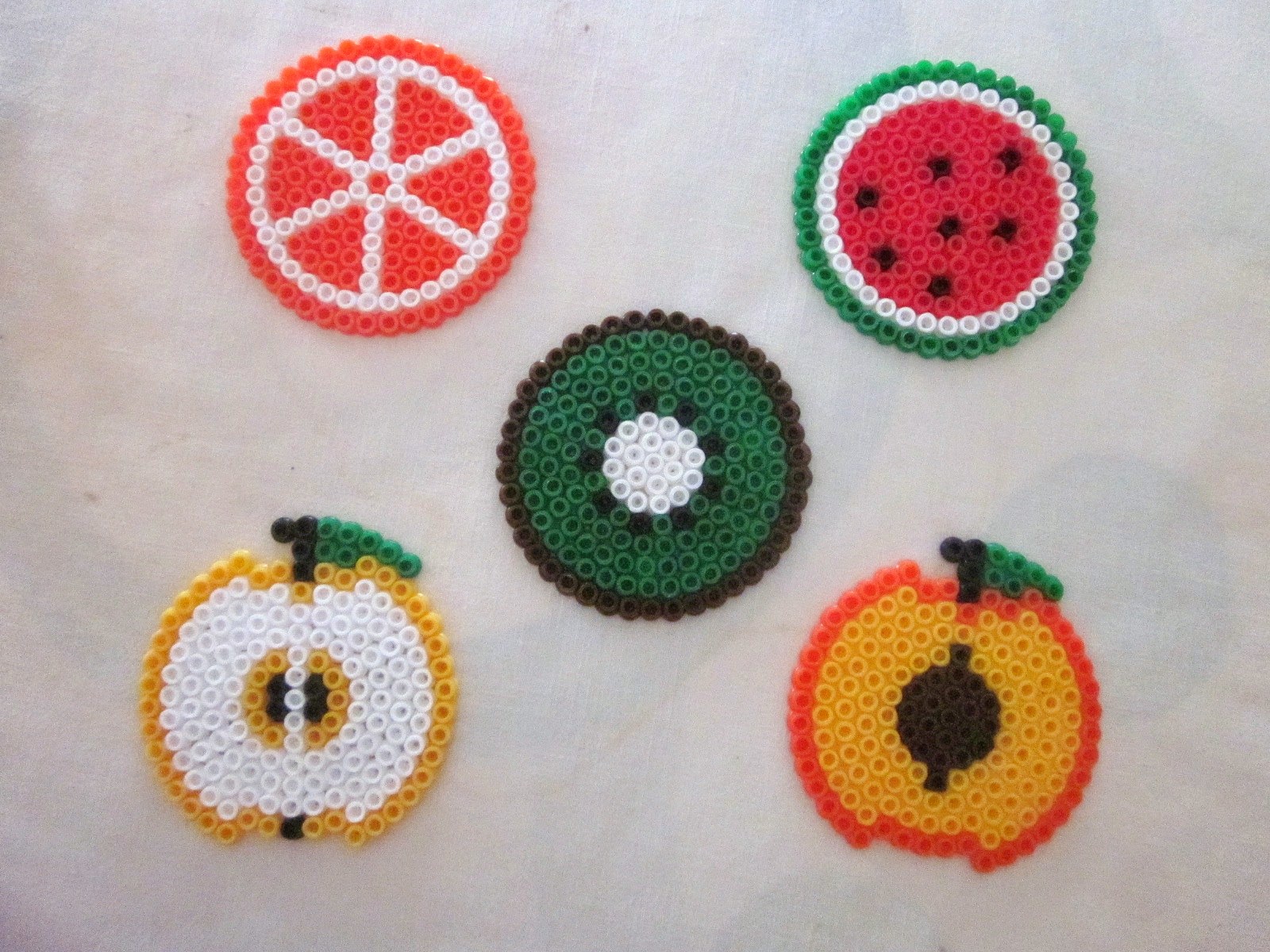 Las manualidades de Kika: POSAVASOS DE HAMA