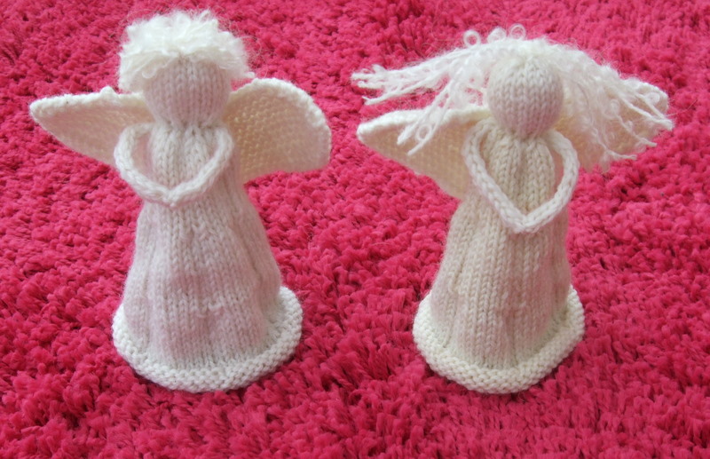 Solveigs lek med garn og pinner: Mine strikkede hverdagsengler