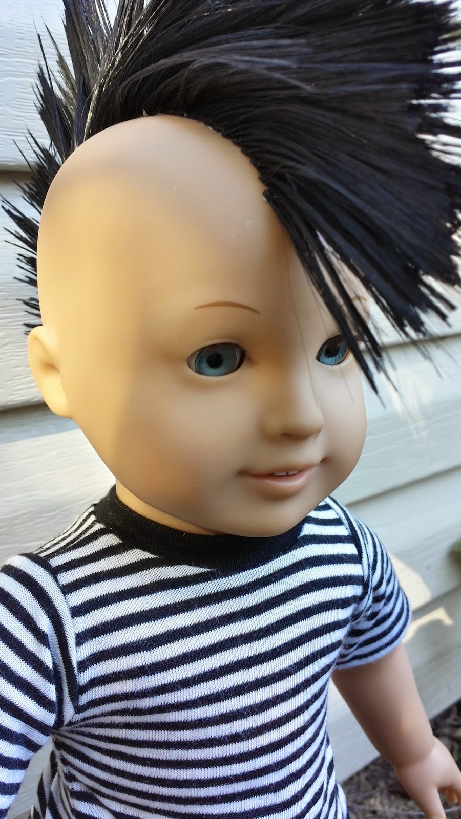Up to My Eyeballs in Dolls: How to give a doll a mohawk.
