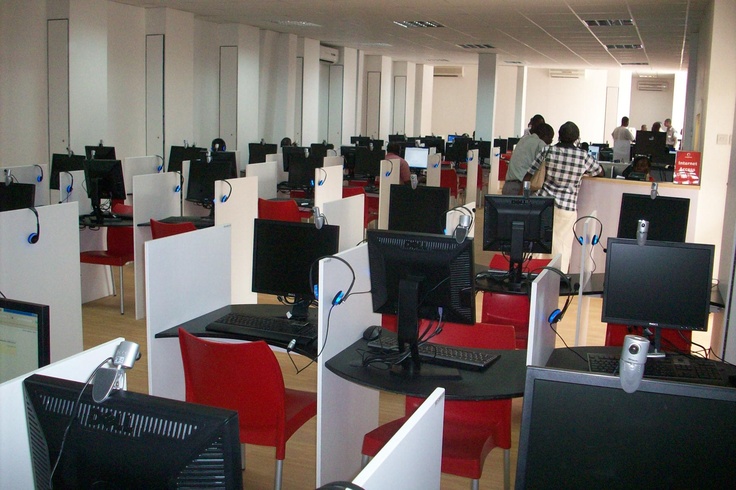 25+ Best Internal Internet Cafe Arrangement Design Samples ~ Resources ...