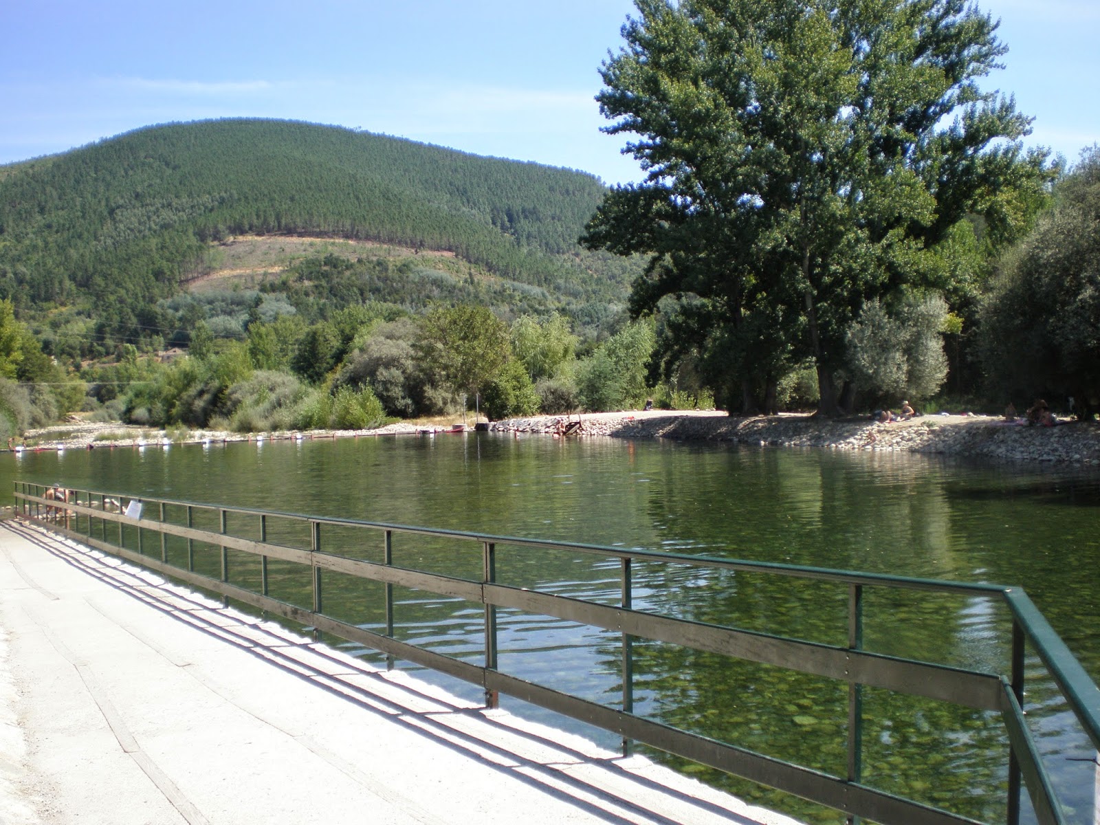 stone house: A visitar praia fluvial Vallhelhas