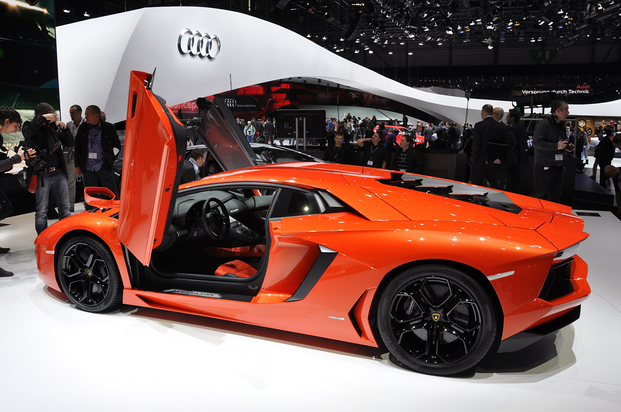 Thomson Car Reviews: Lamborghini Aventador