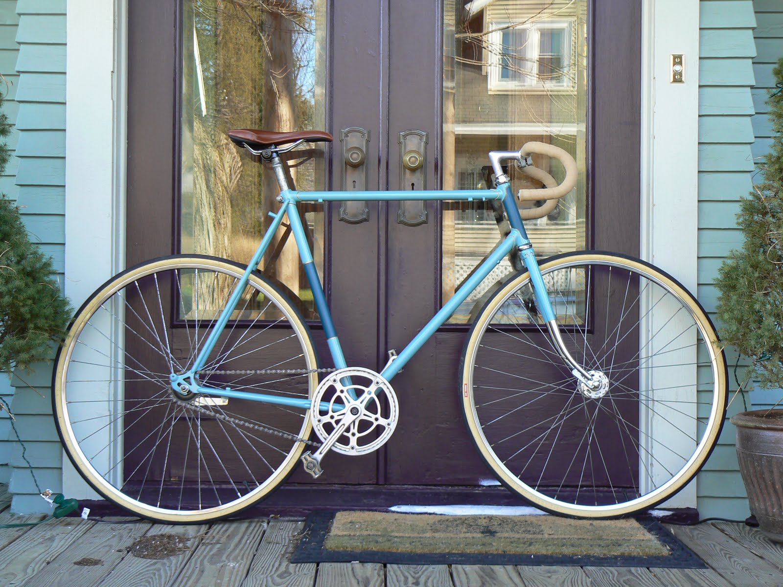 Syracuse Bicycle Works: Painting step 4: pinstriping