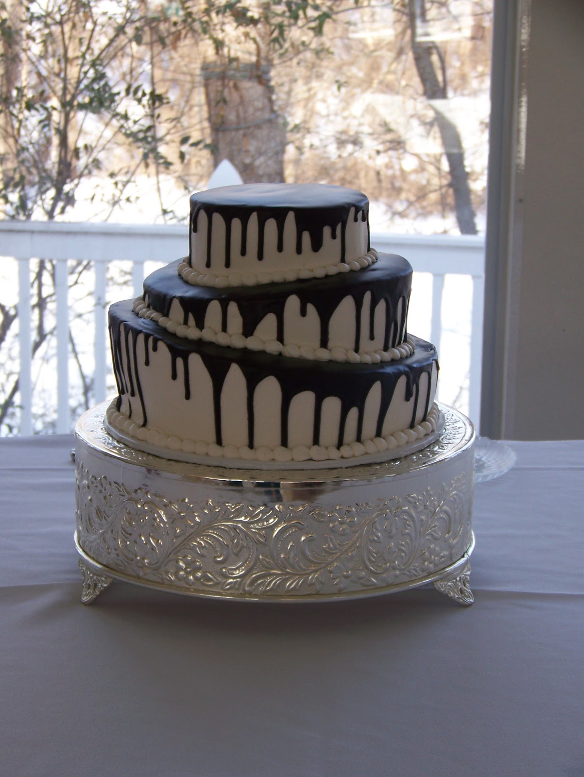 Serving Hands Weddings and Flowers: wedding cakes