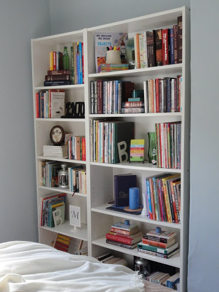 Staging A Bookcase Beautifully | Remodelaholic