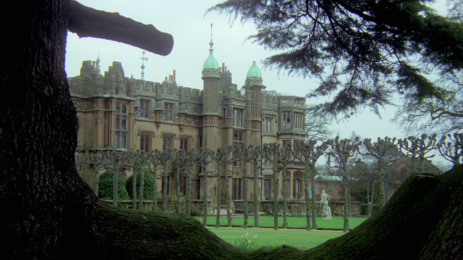 Cool Ass Cinema: The Monster Club (1981) review