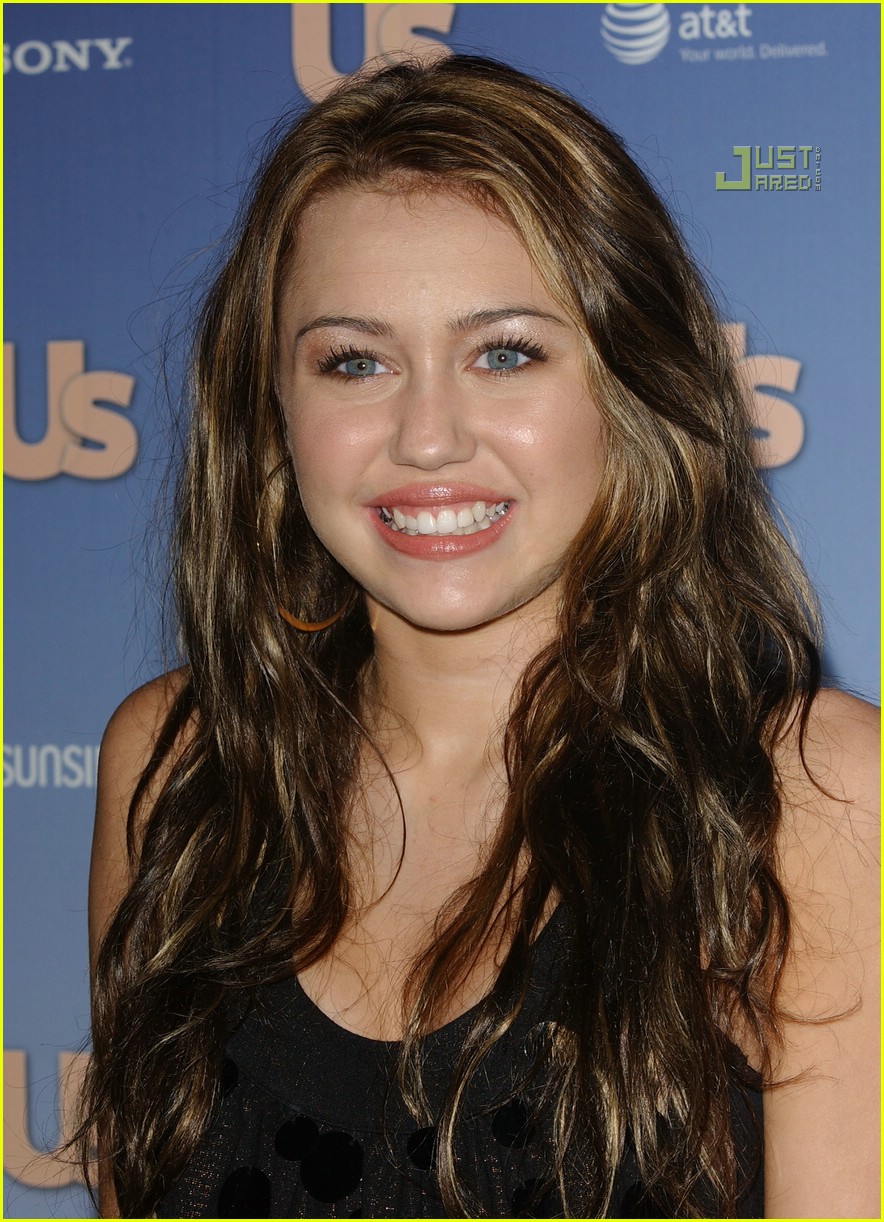 Fashion Models and Actress: Miley Cyrus Actress and Modeling Girl