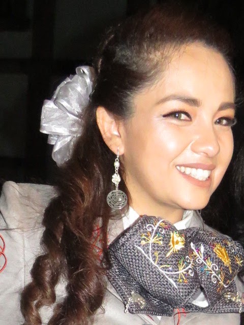ACTITUD AL MOMENTO: VALERIA DEL RIO LA VERDADERA REINA DE LOS MARIACHIS