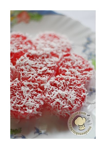 Suealeen's Kitchen: Kuih Sagu @ Bronok