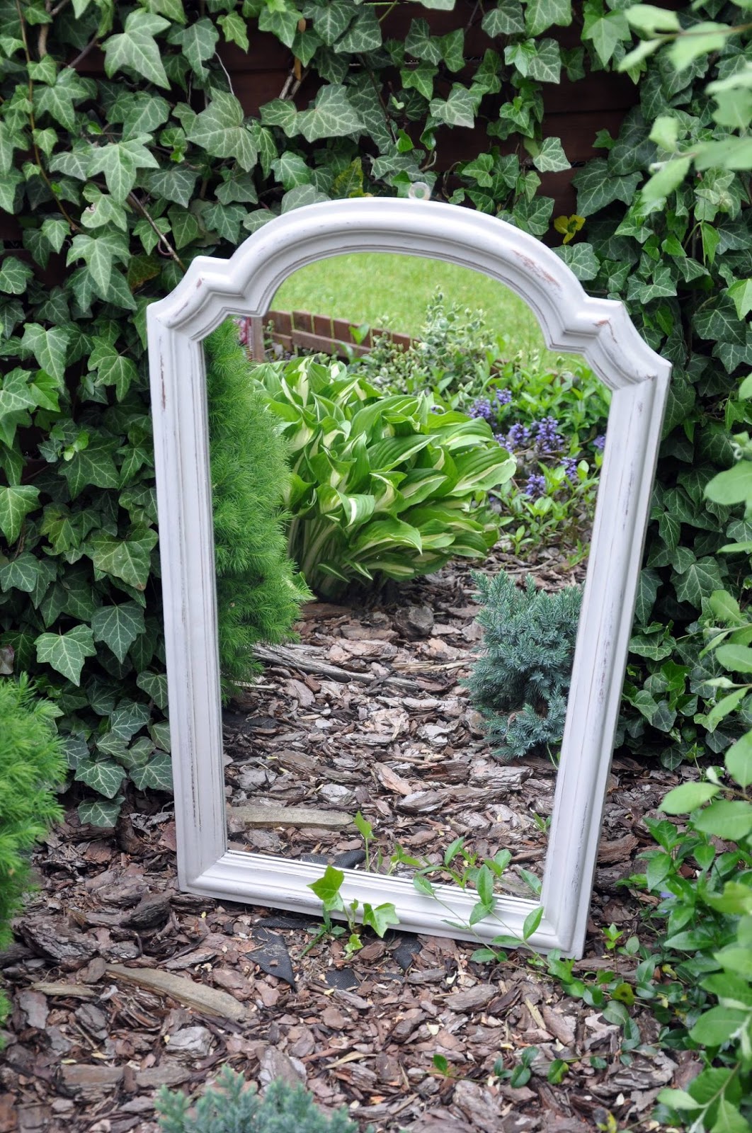 Kapryśne inspiracje: Lustro farba Amazona kolor Duifgrijs.