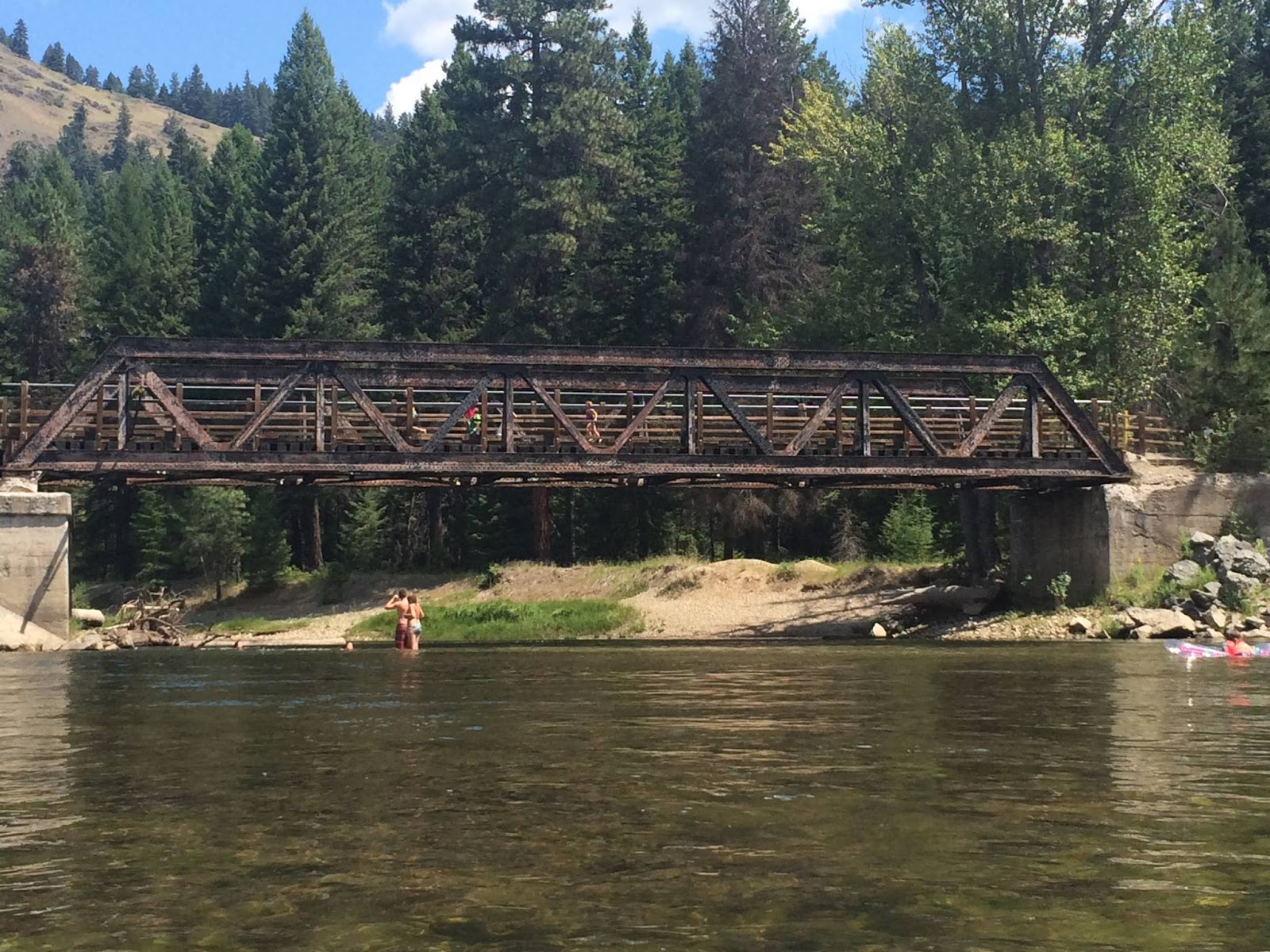 S'mores in Small Towns: My Review of Kettle River Provincial Park ...