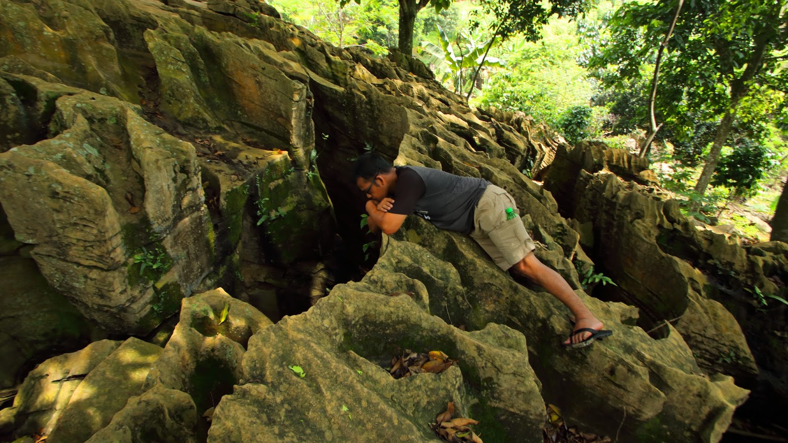 Hiking ceria ke Goa Agung Garunggang Geopark-Sentul, Bogor