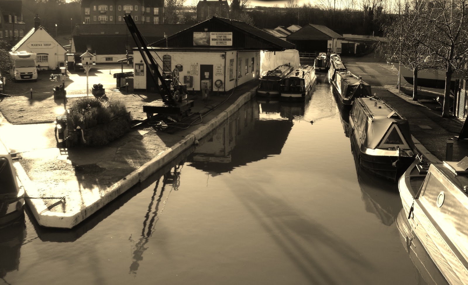 Boatlife: Cruising Aboard NB Valerie: The Grand Union/Junction canal