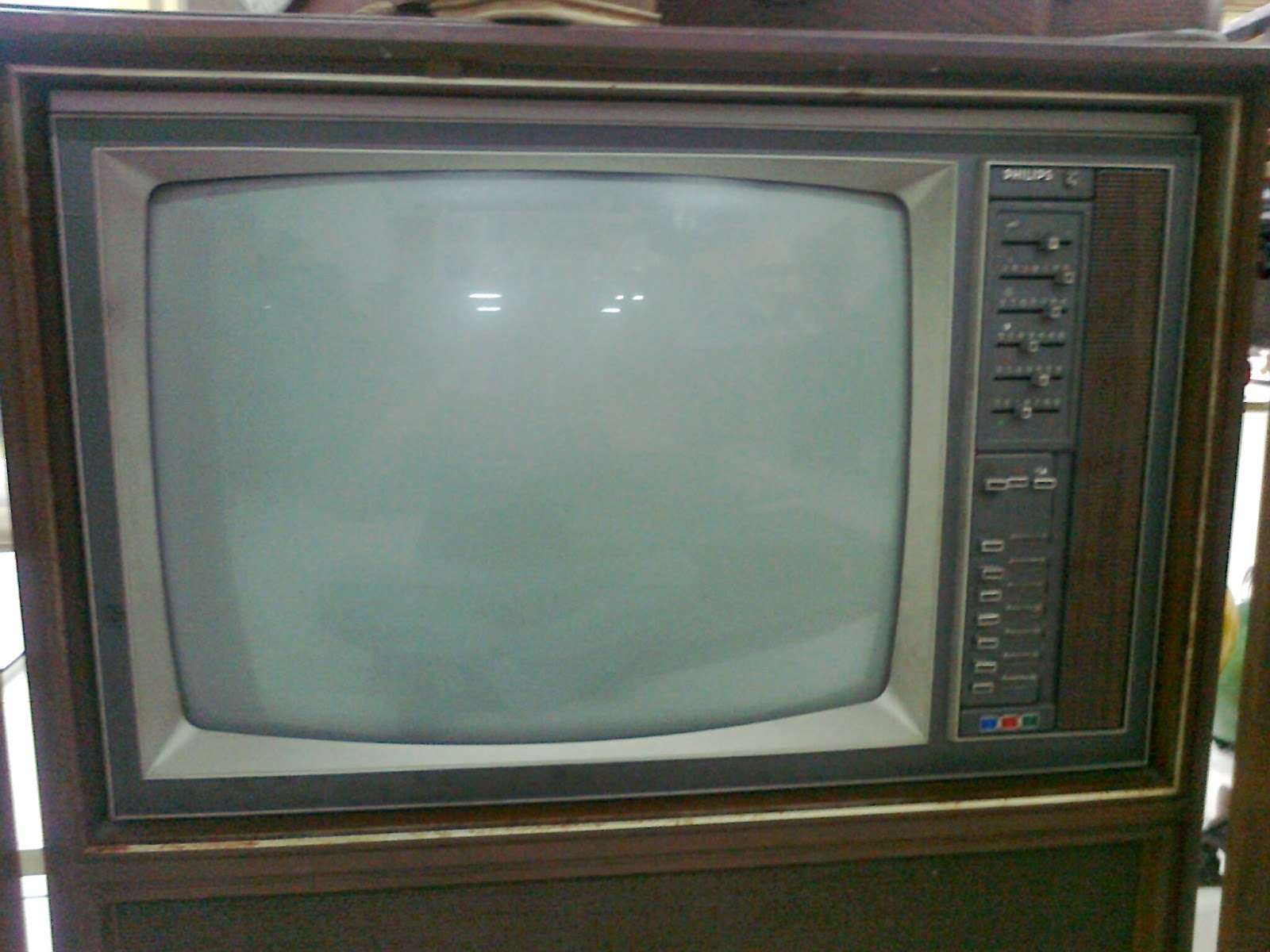 O COLECIONADOR 123: TELEVISÃO ANTIGA