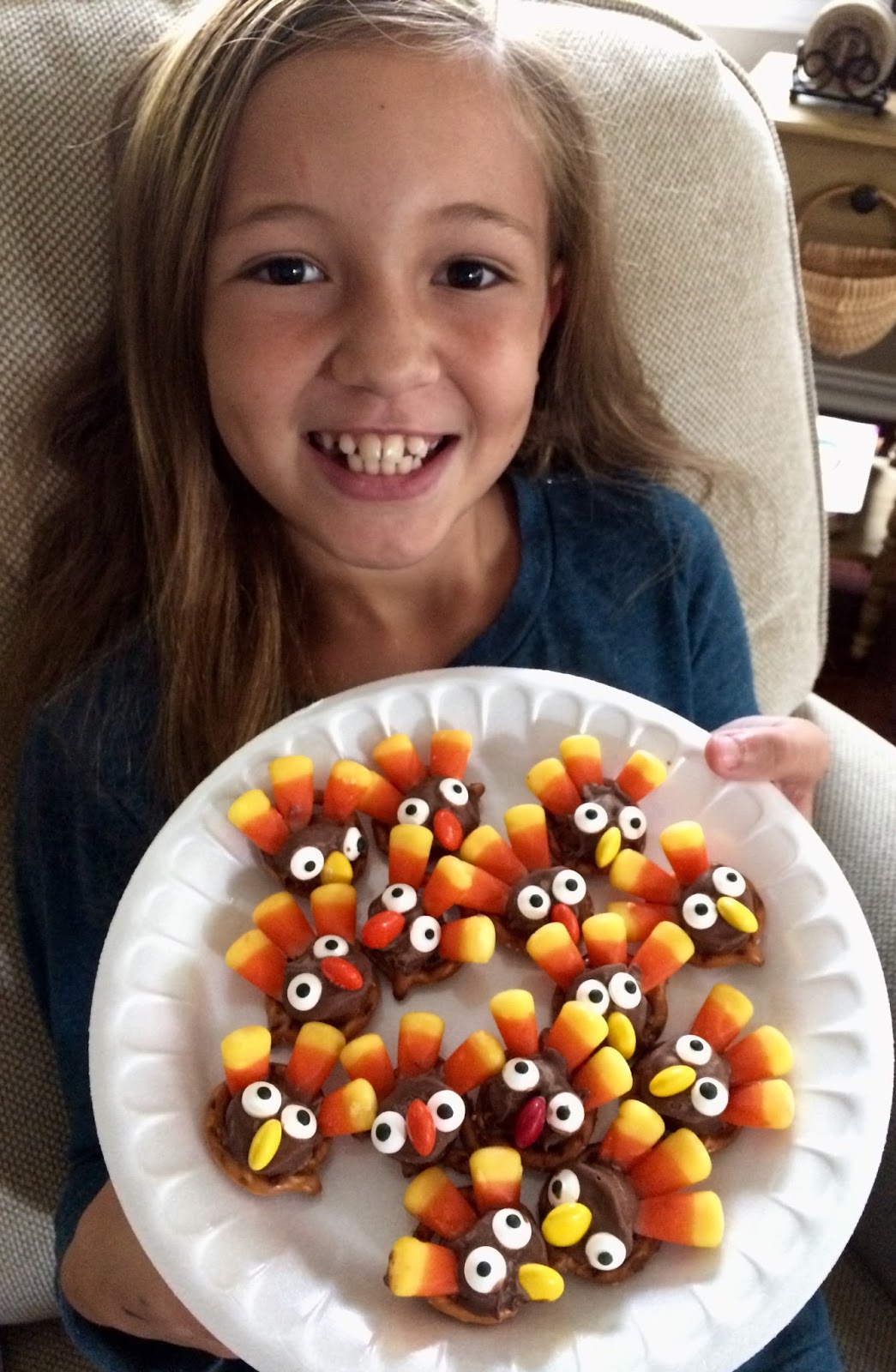 Kitty's Kozy Kitchen: Pretzel Rolo Turkeys